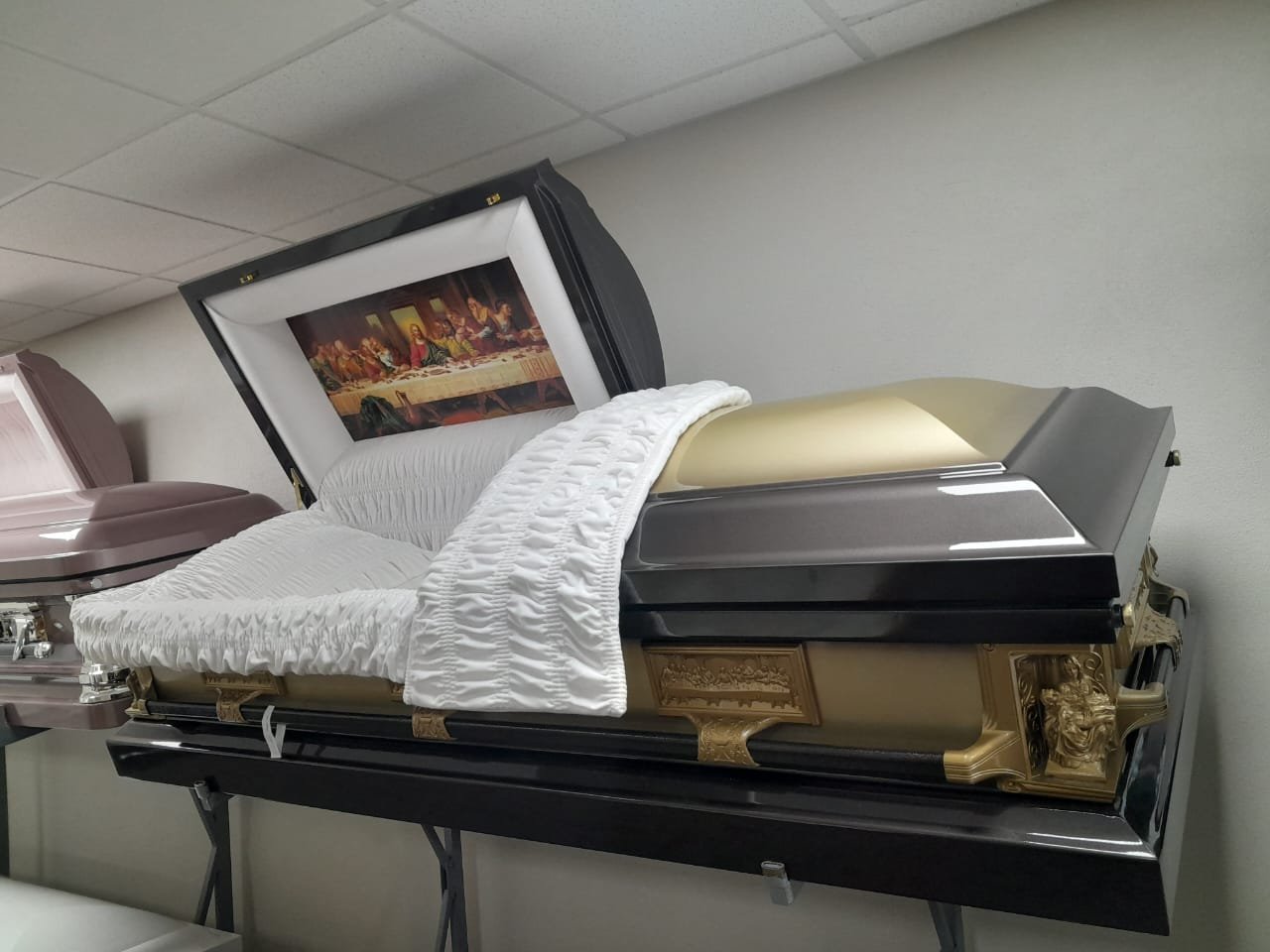 Divine Heritage Last Supper Casket – A Sacred Farewell for a Faithful ...